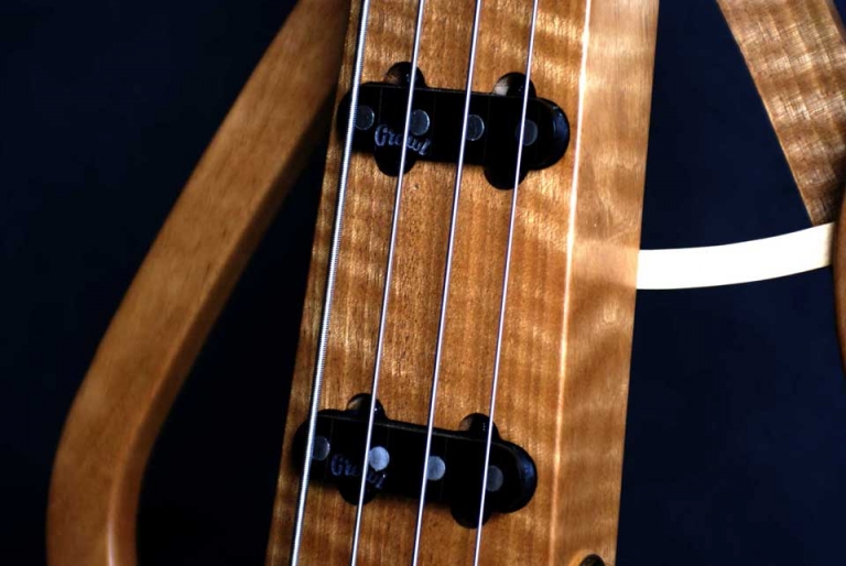 Travel bass - Dragonfly bass - ergonomy and sound